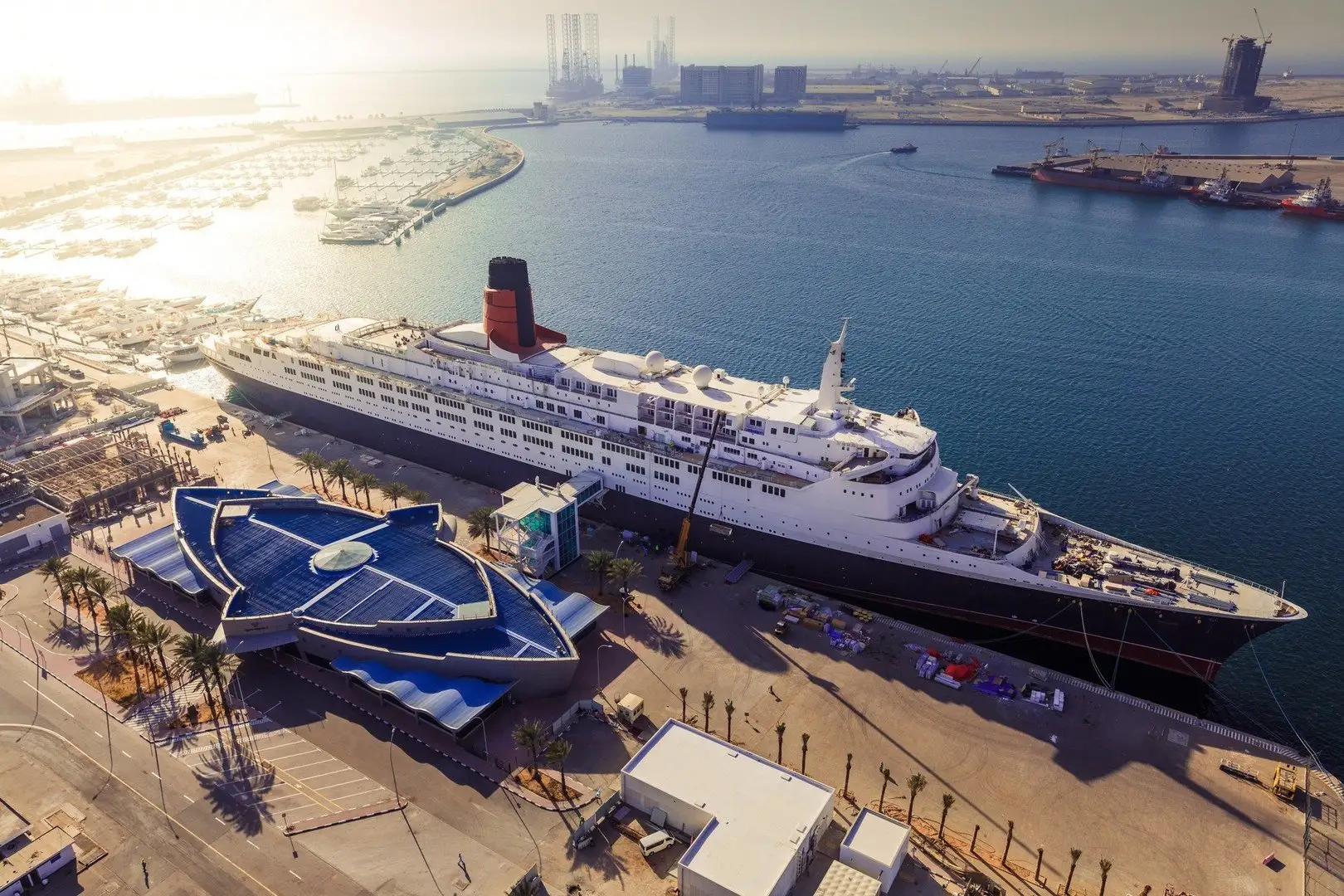 myHoliday.hu | Queen Elizabeth 2 - Egyesült Arab Emirátusok - Dubai
